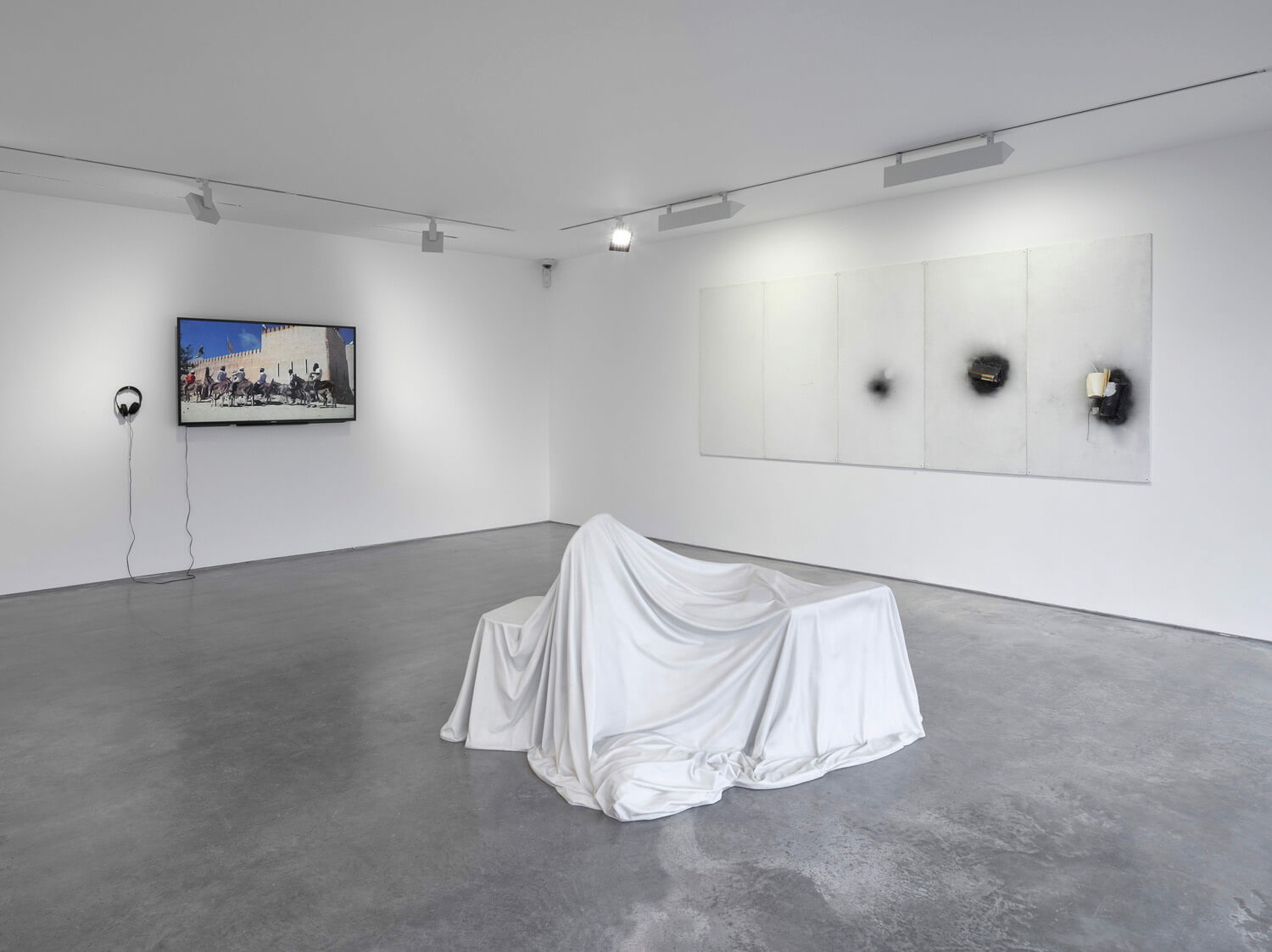 Lisson Presents... | Exhibitions | Lisson Gallery